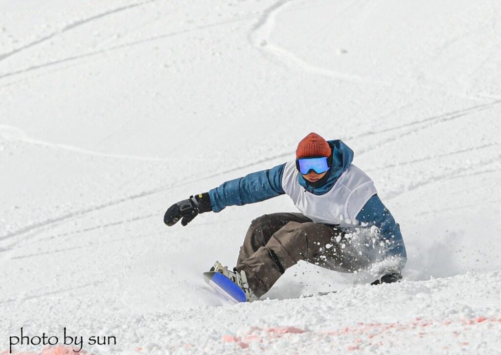 Snowboard| 3 Key Things Beginners Practicing Carving Turns